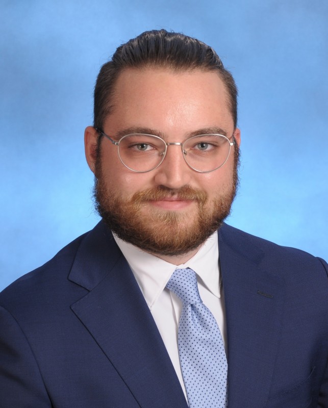 Internship program helps alum find his footing in law school ...